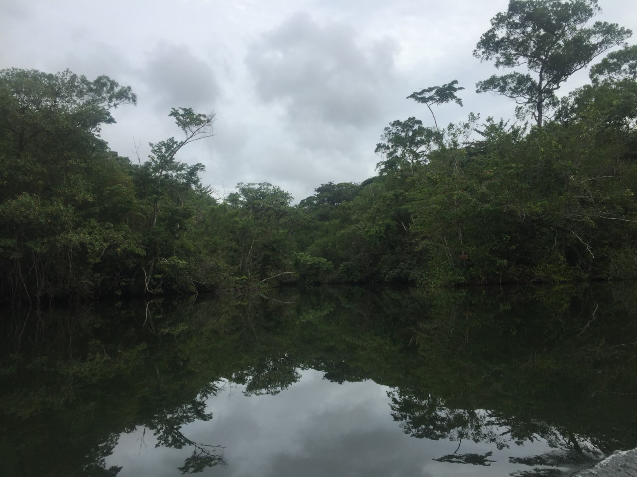 Lago Izabal Guatemala - Qué Hacer en Lago Izabal - Guatemala Viajes